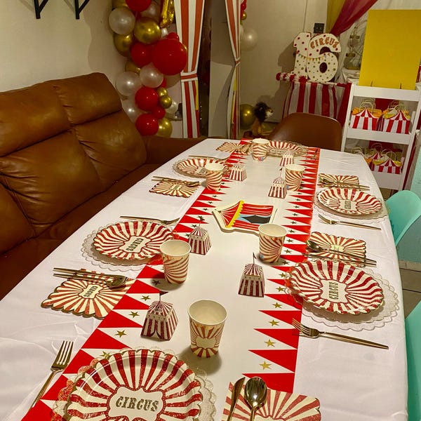 DIY Large Ice Cream Truck Balloon Sculpture, Too Sweet Balloon Stack ...