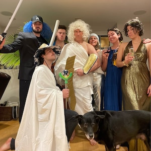 A Royal Murder: A Medieval Murder Mystery Party Kit - Etsy