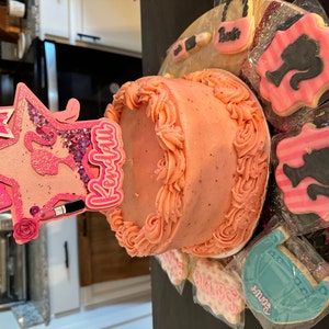 Cinnamon Roll Cake Topper - Etsy