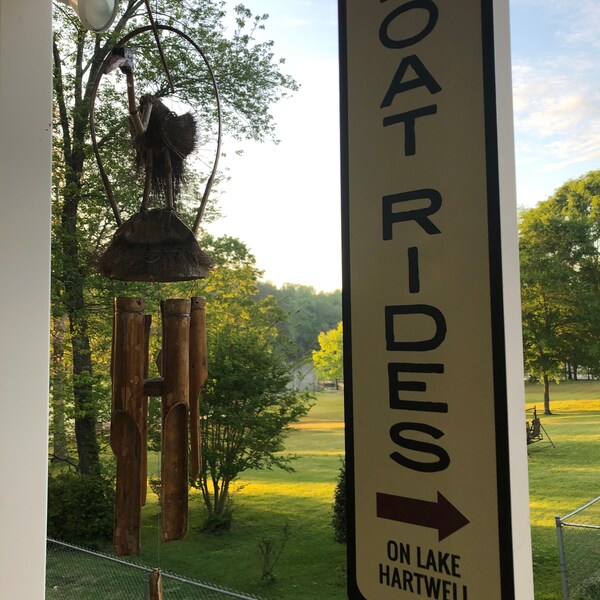 Boat Rides Sign, Personalized Vertical Lake Name Sign, Custom Arrow ...