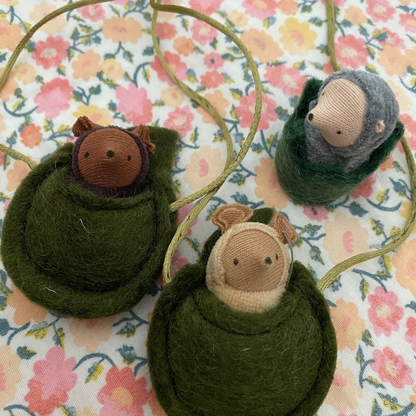 Little Critter in a Hedge Cozy // Waldorf Toy // Mouse Doll // Mole ...
