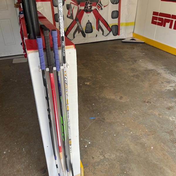 Hockey Stick Wall Mount Organizer | Organizes up to 12 Hockey Sticks ...