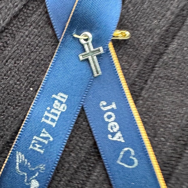 Custom Remembrance Ribbons Pinned and Ready to Wear , Lapel Ribbons ...