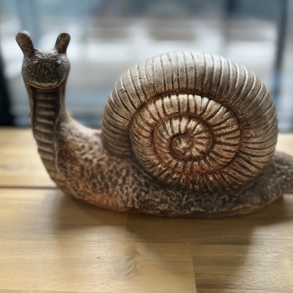Bella Snail Statue - Etsy