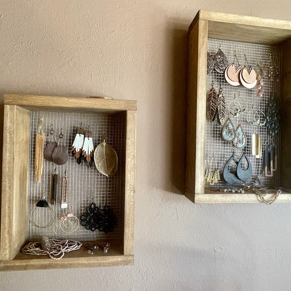Wall Hanging Earring Holder, Chicken Wire Jewelry Organizer, Mesh ...