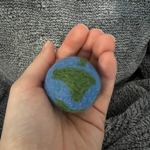 Felt Earth Globes | Felted Globe Balls | Felted Earth Balls| DIY Earth ...