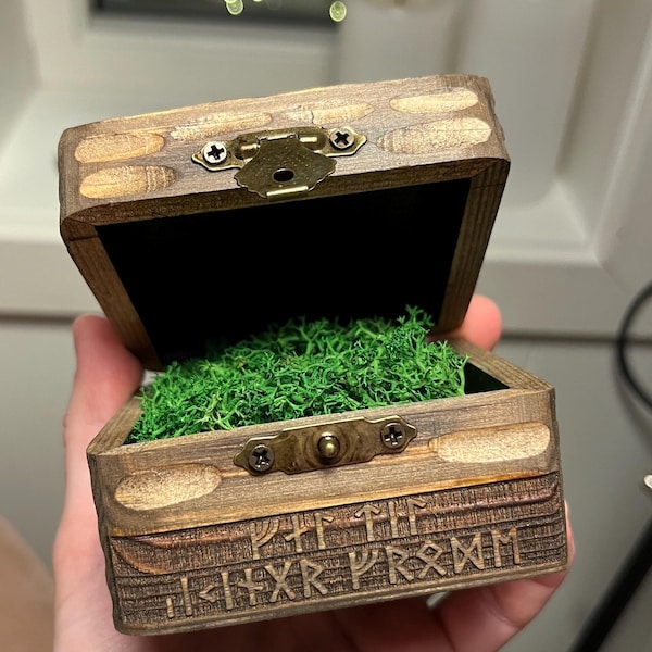 Viking Box Engraved With the Vegvisir Surrounded by the Futhark Runes ...