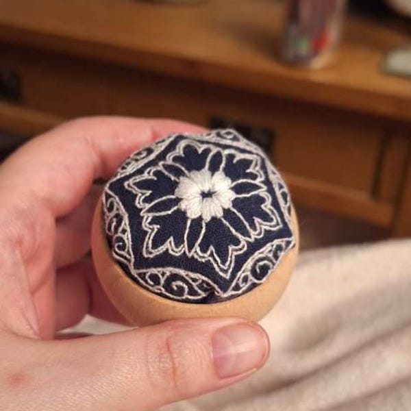 Embroidery Pin Cushion Kit,japanese Sashiko Pincushion With Wooden Base ...