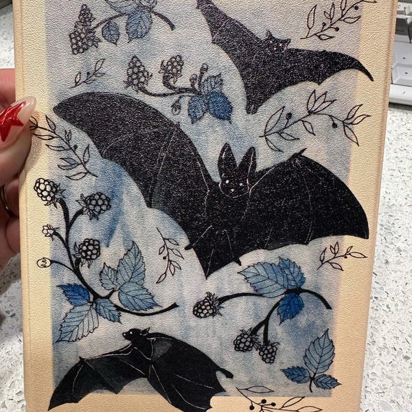 Cool Retro Black Bat Kindle Case With Hand Strap,kindle 6''/6.8''/7 ...