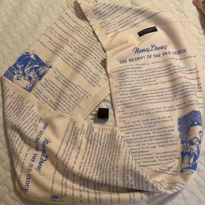 I Carry Your Heart Book Pouch Makeup Bag, Pencil Case, E. E. Cummings ...