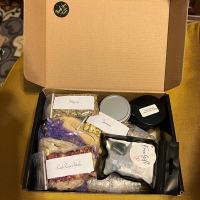 Full Moon Gift Box Gift Set With Rose Essential Oil - Etsy