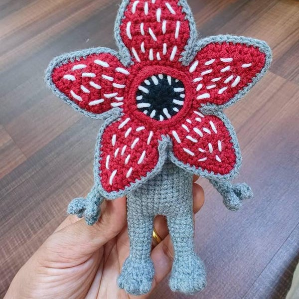 Demo the Strangest Gorgon Crochet Pattern, Sci-fi Dark Fantasy ...