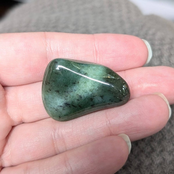 GROSSULARITE Tumbled Stone Aka Green Garnet #GL01 - Etsy