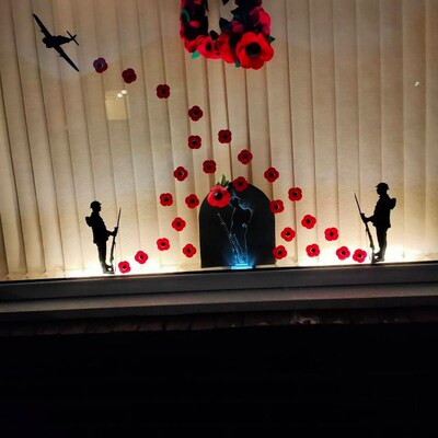 Poppy Window Stickers Poppies Day Remembrance Tribute Scene - Etsy UK