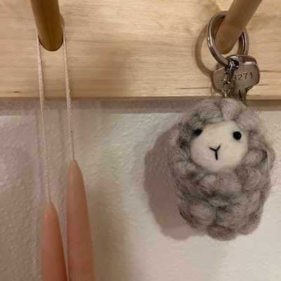 Felted Sheep Keyring, 3 Colors, Sheep Keychain, Felt Lambs, Sheep ...
