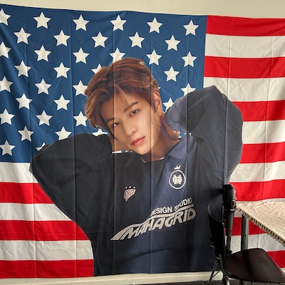 Loona Chuu Salute Flag Banner, Chuu American Flag Tapestry, Chuu Merch ...