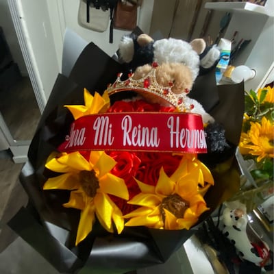 Ramo Buchon Eternal Roses Bouquet Ramo Buchon Te Quiero Moocho Cow ...