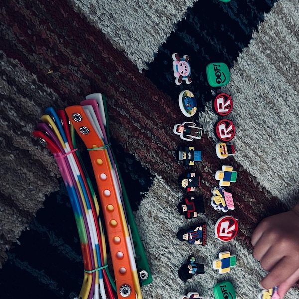 Roblox Party Favor Bracelets: Gamer Charms, Kids Goodie Bag Gifts - Etsy