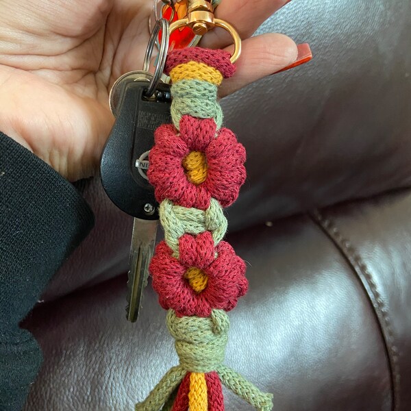 Cute Flower Keychain, Macrame Daisy, Sunflower Key Chain, Boho Key Fob ...