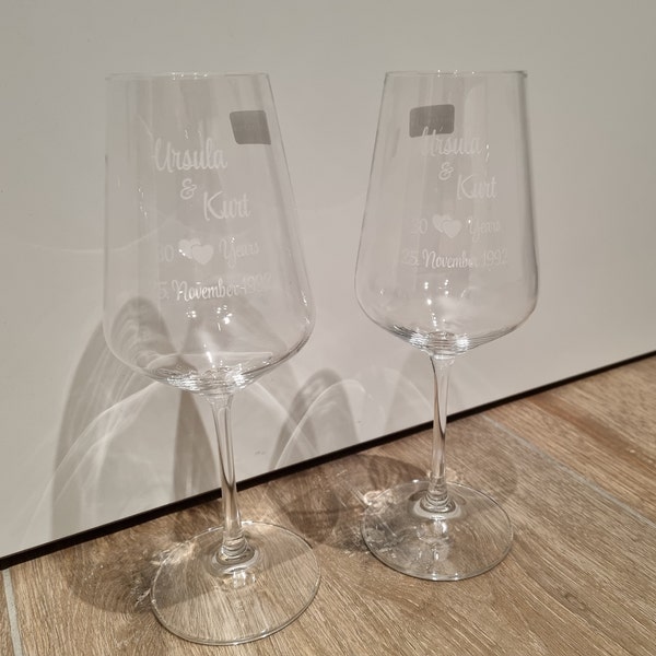 30th Wedding Anniversary Wine Glasses Personalised Set Of 2 Pearl 4004