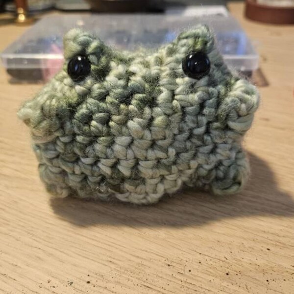 Ted the Thick Toad, Free NO-SEW Crochet Amigurumi PDF Pattern, Small ...