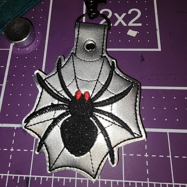 In the Hoop Spider Snap Key Fob Embroidery Machine Design - Etsy