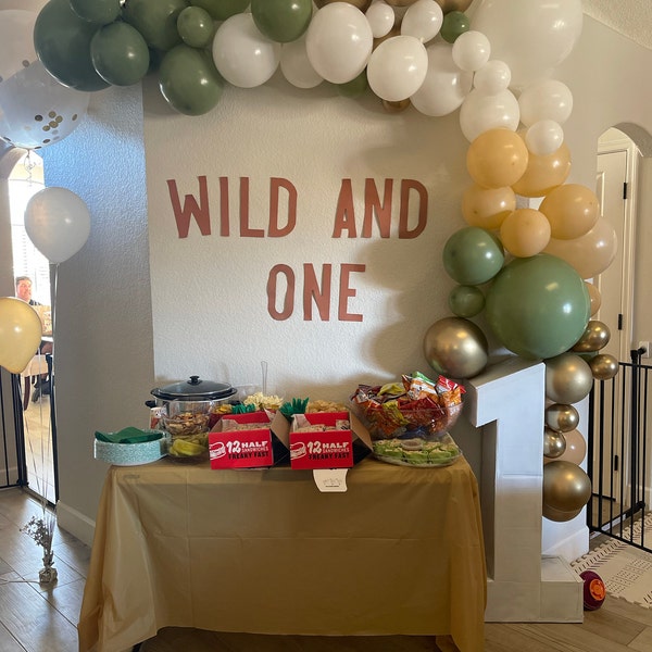 Mountain Ash Balloon Garland Kit / Eucalyptus Balloon Arch, Sage Blush ...