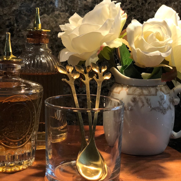 Primitive Folk Art Hand Hooked Rug by Jean Tynan. Rug Design by Marion ...