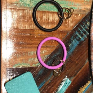 Silicone Key Ring, Keychain, Bracelet, Round Silicone Keychain ...