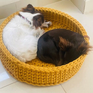 Chunky and Fluffy Crochet Round Rug, Handwoven Carpet With a Minimalist ...