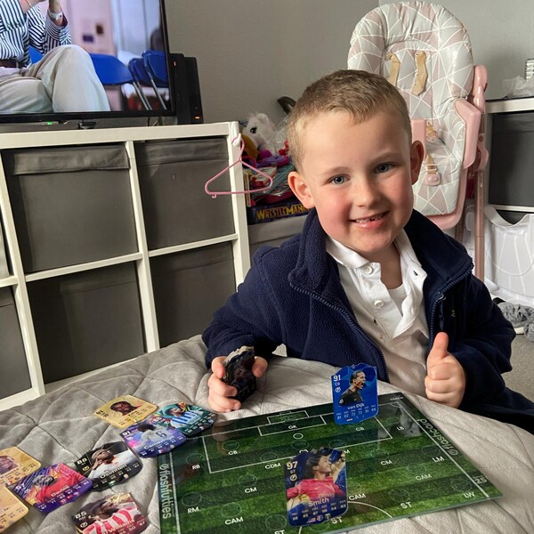 Legendary FC 25 Pack: Icon, Special & Gold Cards for Football ...