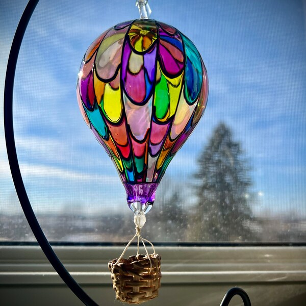 Blown Glass Hot Air Balloon Ornaments: Standard Pattern in Dark ...