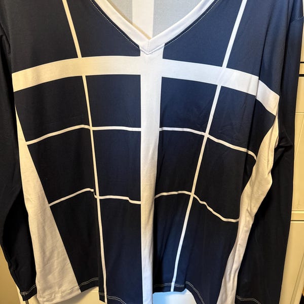 The Equestrian straight Rider Shirt Women's Long Sleeve V-neck Shirt ...