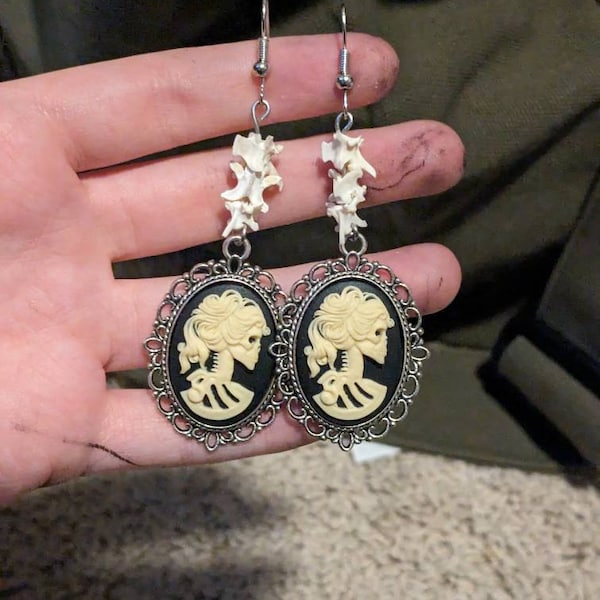 100 Real Prairie Rattlesnake Vertebrae Vertebrea Bone Gothic Voodoo ...