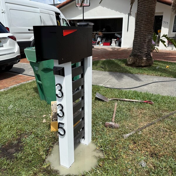 Modern Locking Aluminum Mailbox for Outdoor Use – Durable Stand - Etsy
