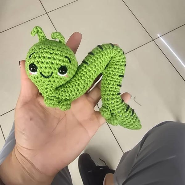 PATTERN: Iggy the Inchworm - Crochet Inchworm Pattern - Amigurumi ...