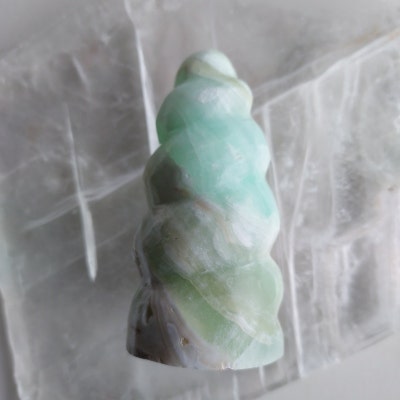 Natural Black Jade Raven on Tombstone Carving Halloween - Etsy