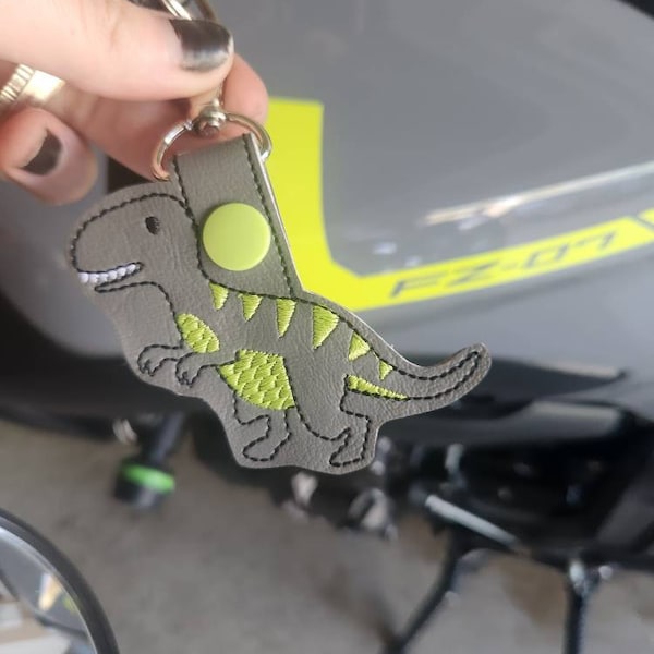 Vintage Boombox Keychain, Boombox Key Fob, 80s Keychain, 80s Boombox ...