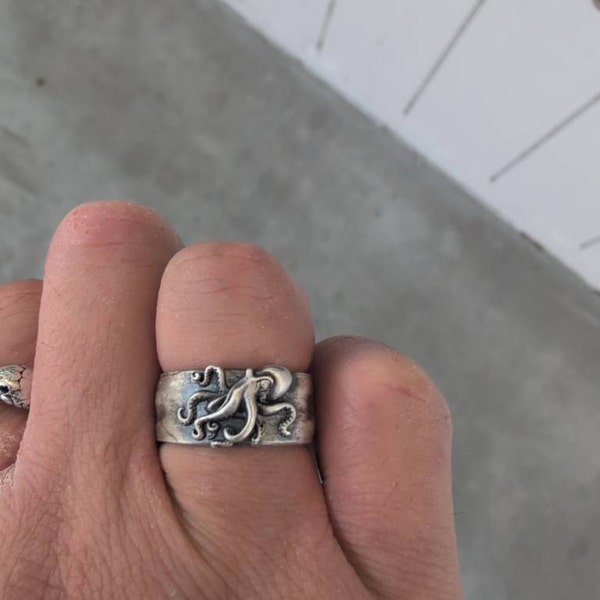 Crucifixion Ring With Jesus and Angels in Silver, Jesus Sterling Silver ...