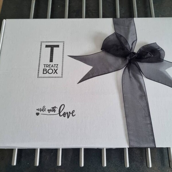 Easter Treat Box | Letterbox Easter Gift | Easter Chocolate and Sweets ...