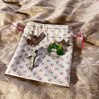 Paisley Blue Bursts Fabric Holder, Remote Holder, Phone Charger Pocket ...