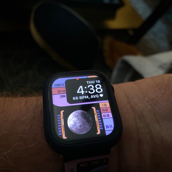 ANIMATED Sci-fi Inspired Apple Watch Face by Valo Creations | Perfect ...