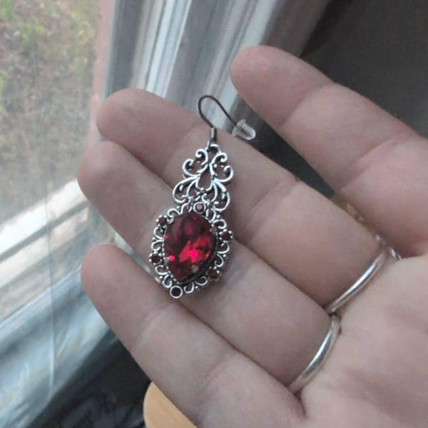 Dark Ruby Red/garnet Crystals Dangle/drop Earrings Vampire Queen Gothic ...