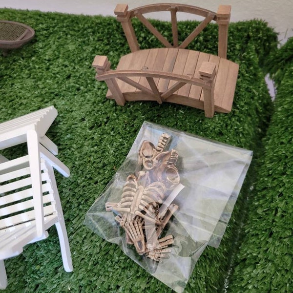 Miniature Skeleton Bones, Miniature Shovel, Mini Pile of Bones Plastic ...