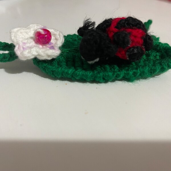Crochet Ladybug Keychain Pattern: Ladybird on Leaf Keyring (PDF ...