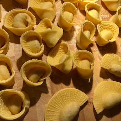 Raviolo Gourmet 7cm Mod. FLOWER Beech Mold for Pasta Fresca. Size 8x8 ...