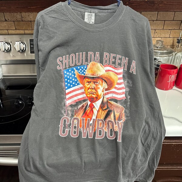 Retro Skeleton Halloween Comfort Colors® Tshirt, Trendy Fall Tee ...