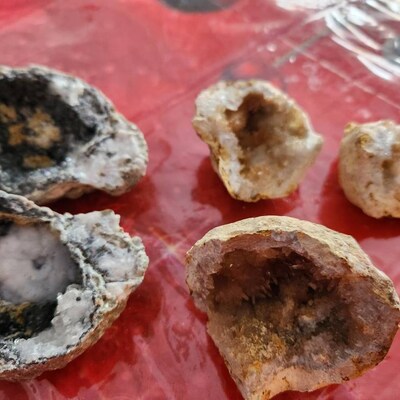 Mexican Geode Variety Pack Guaranteed Hollow, 2-4 Groups, 4 Geodes per ...