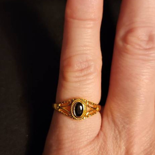 Vintage Looking Ring - Lace Ring - Gold Ring - Onyx Ring - Cocktail ...