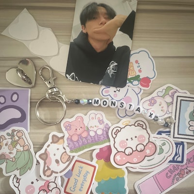 KPOP Girl Groups Keychains for Backpacks, Purses, Keys, Lanyards, Etc ...